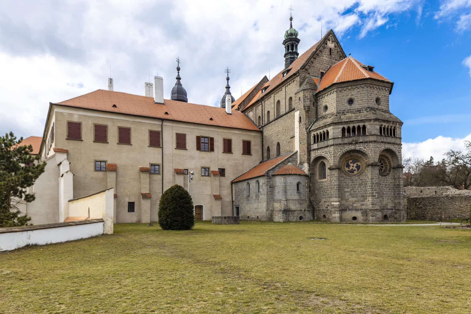 The Czech Republic In Depth: A Distinguished Flag & Superb Sightseeing ...