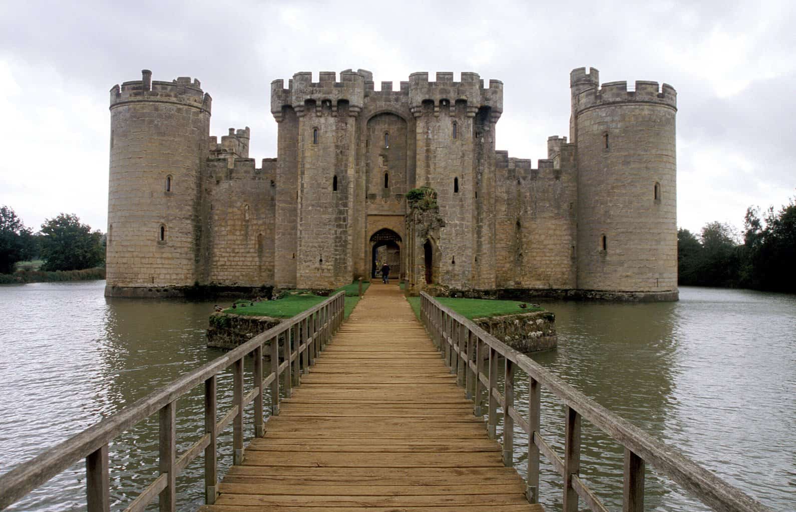 13 Remarkable Castles in England: Visit Iconic Structures