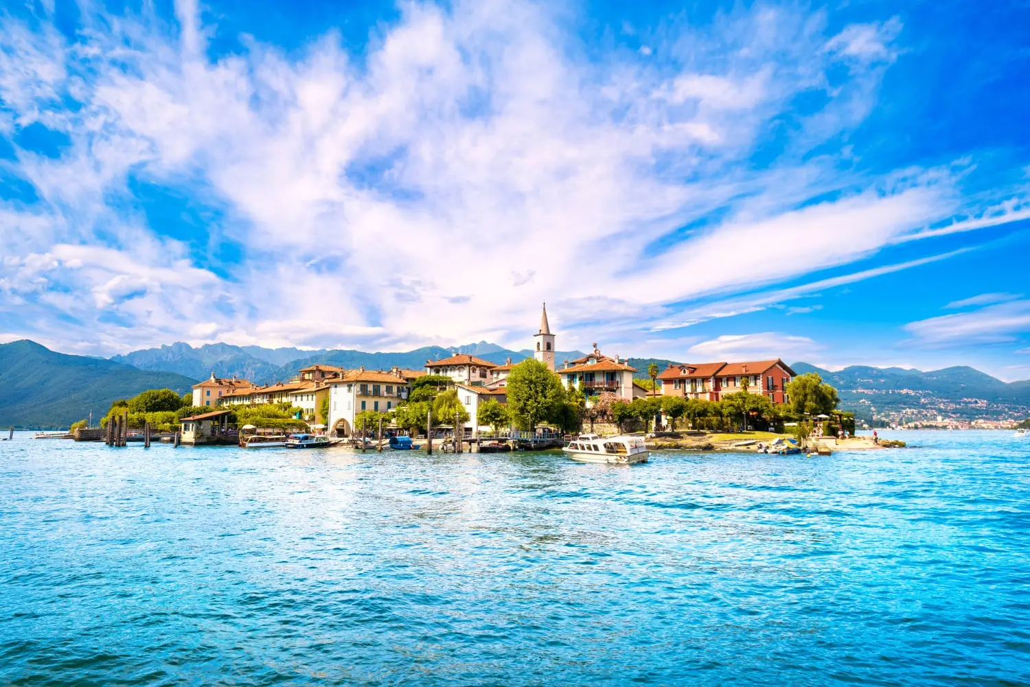 Italian Lakes Holidays: 4 Gorgeous Lakes Not To Be Missed - ConnollyCove