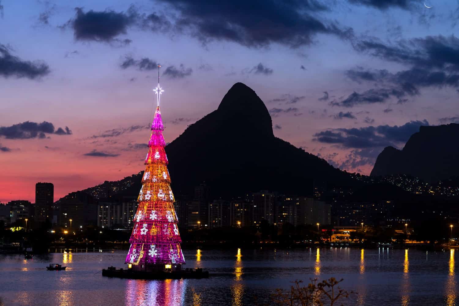 10 Magical Christmas Destinations for a Memorable Holiday!