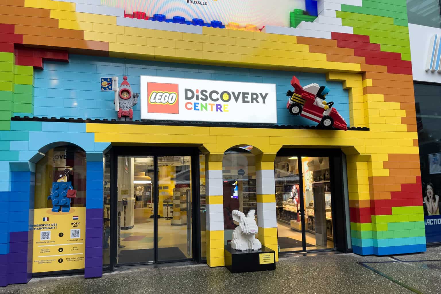 Legoland Discovery Centre Chicago: Great Itinerary & 7 Global Locations ...