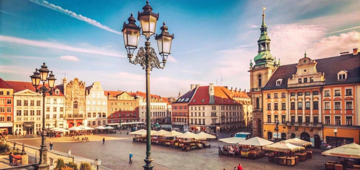 The Ultimate Guide to Warsaw: Top Attractions and Must-See Landmarks ...